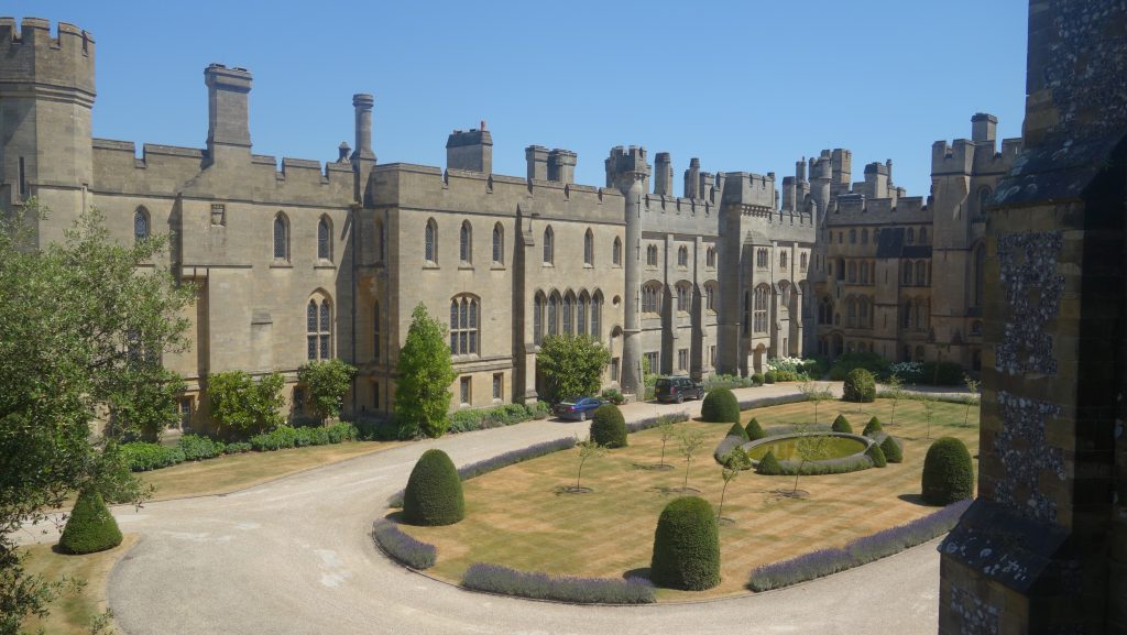 patio interior castillo - Pepa Ferrer - Asesora de idiomas en el extranjero