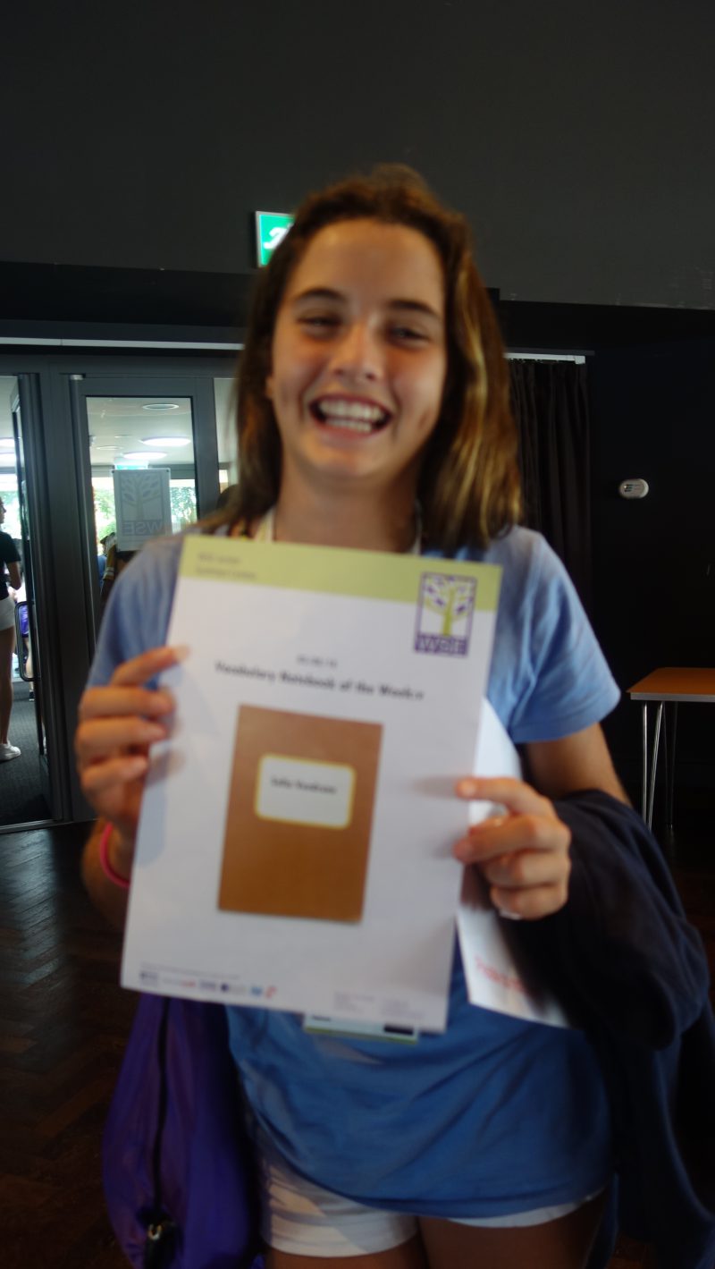 Sofia y su award - Pepa Ferrer - Asesora de idiomas en el extranjero